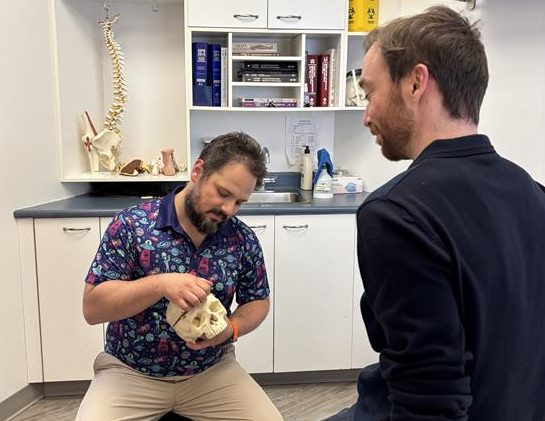 Transcranial Electrical Stimulation (TES) - Stadium PhysiOsteo